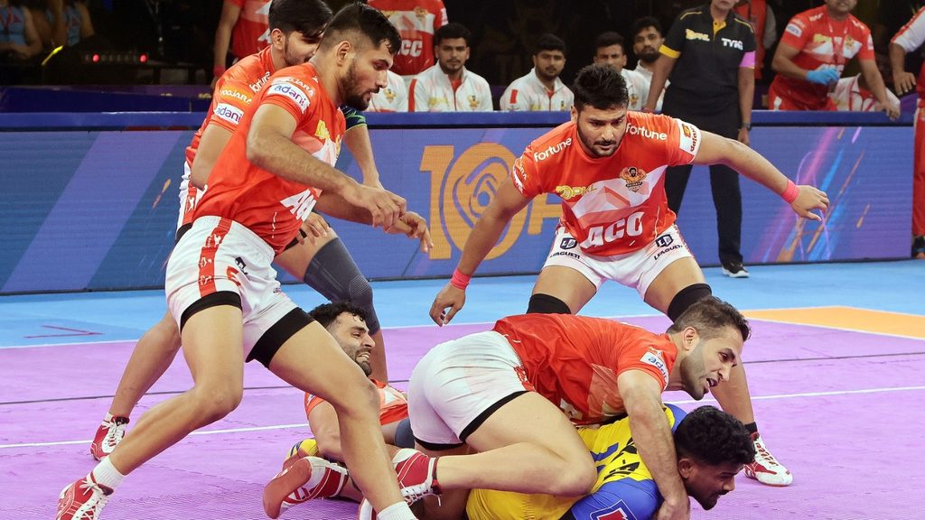 Gujarat Giants vs Bengal Warriors in Match 49 of Pro Kabaddi Season 10