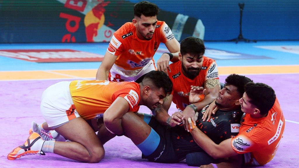 Puneri Paltan beat U Mumba 35-28 in match 32 of Pro Kabaddi League ...