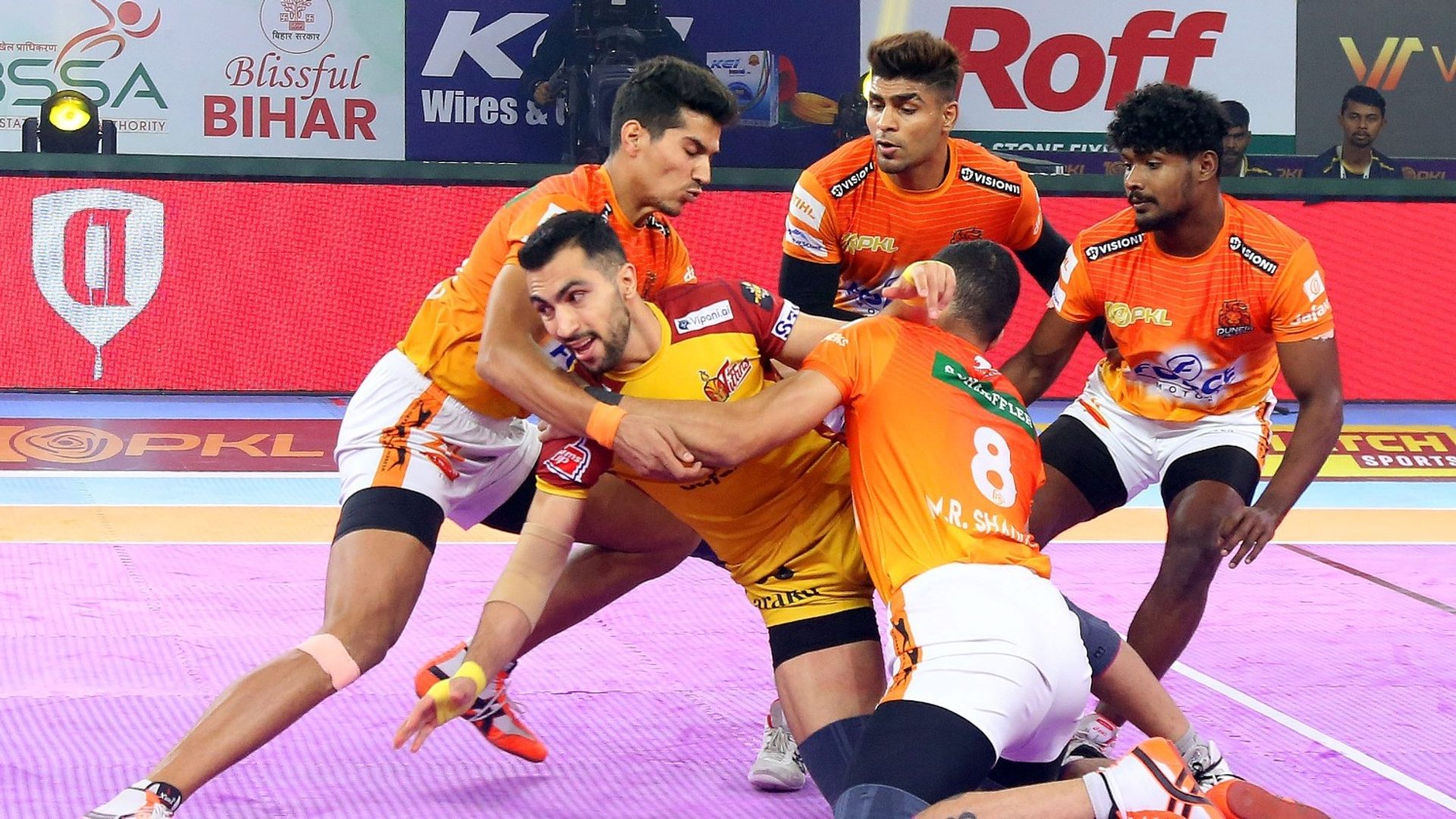 Puneri Paltan beat Telugu Titans 60-29 in match 97 of Pro Kabaddi ...