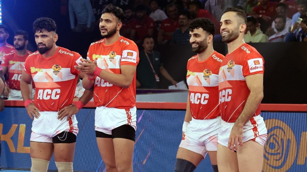 Gujarat Giants beat Telugu Titans 38-32 in match 1 of Pro Kabaddi Season 10