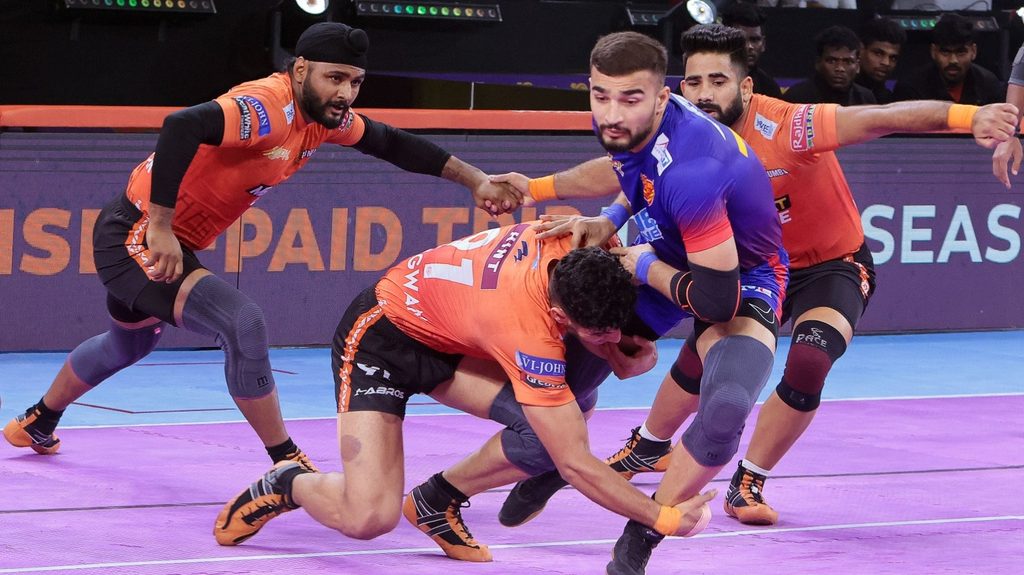 Dabang Delhi K.C. vs U Mumba in match 80 of Pro Kabaddi Season 10
