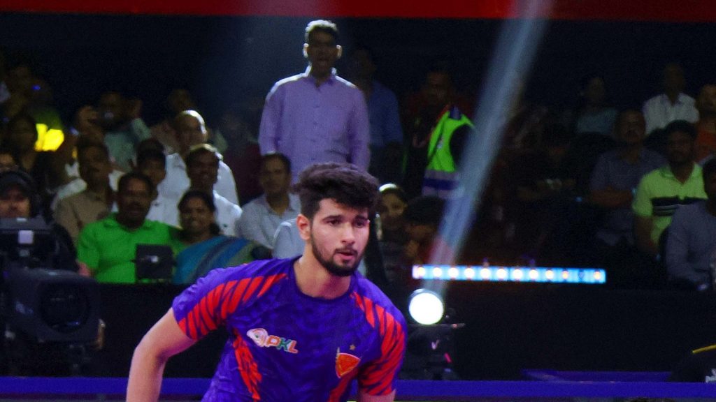 Yogesh (Dabang Delhi K.C.) | Defender of the Day: November 8 | PKL ...
