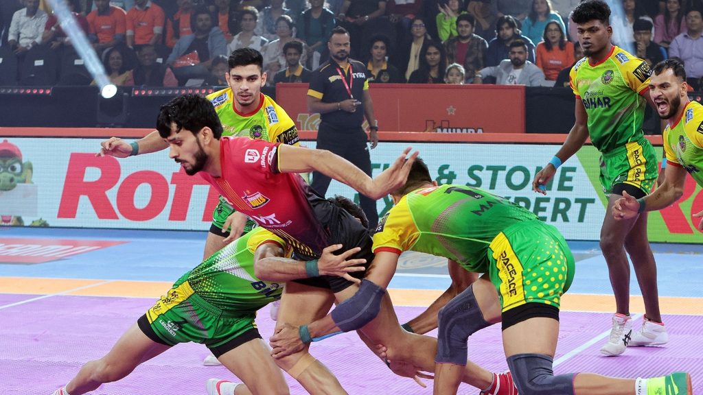 Patna Pirates vs Bengaluru Bulls in match 98 of Pro Kabaddi Season 10