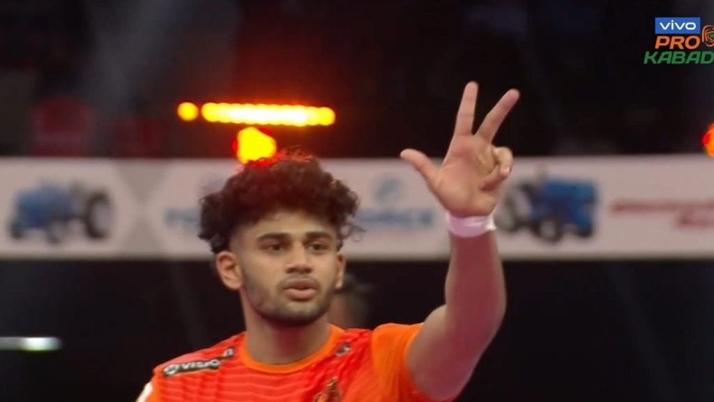 Moment of the Day: Aditya Shinde's Super Raid | December 9 | vivo Pro ...