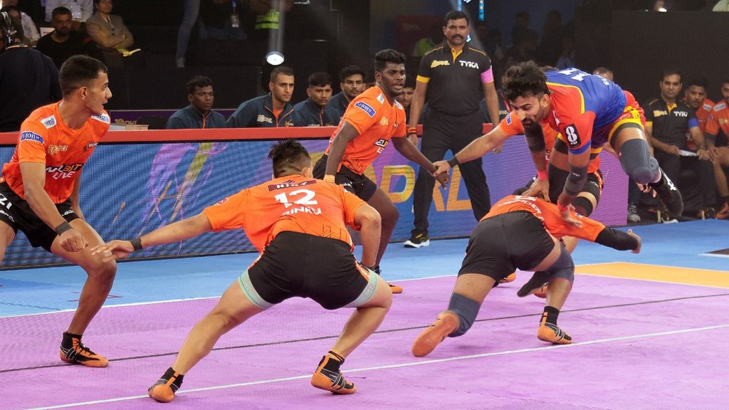 U.P. Yoddhas vs Haryana Steelers in match 9 of Pro Kabaddi Season 10