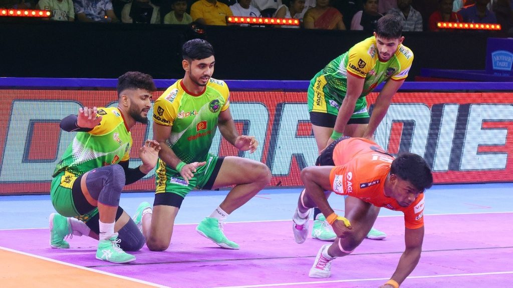 Ajit Chouhan's Spectacular 6-point Super Raid | Moment of the Day ...