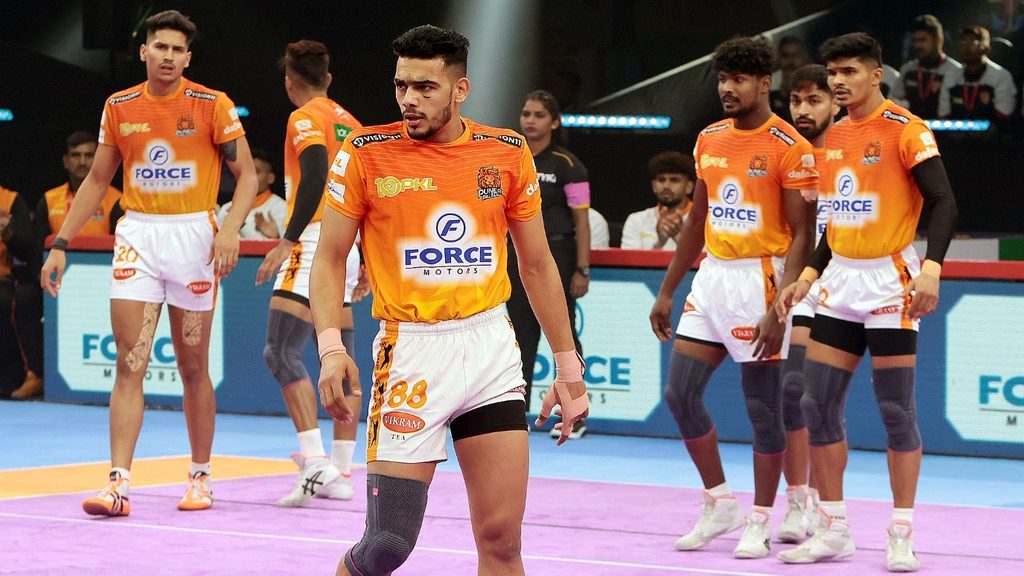 Puneri Paltan vs Bengaluru Bulls in match 33 of Pro Kabaddi Season 10